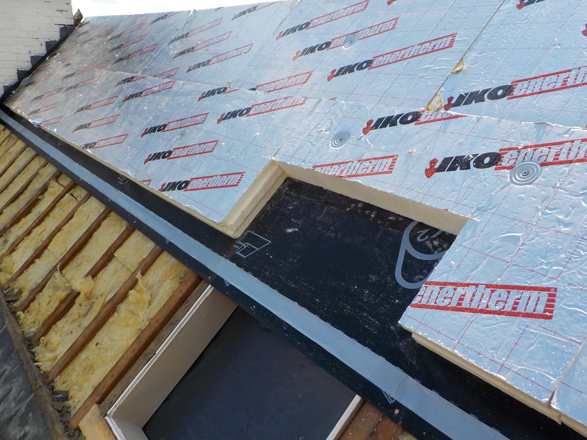 Bien isoler la toiture d'une habitation offre de nombreux avantages